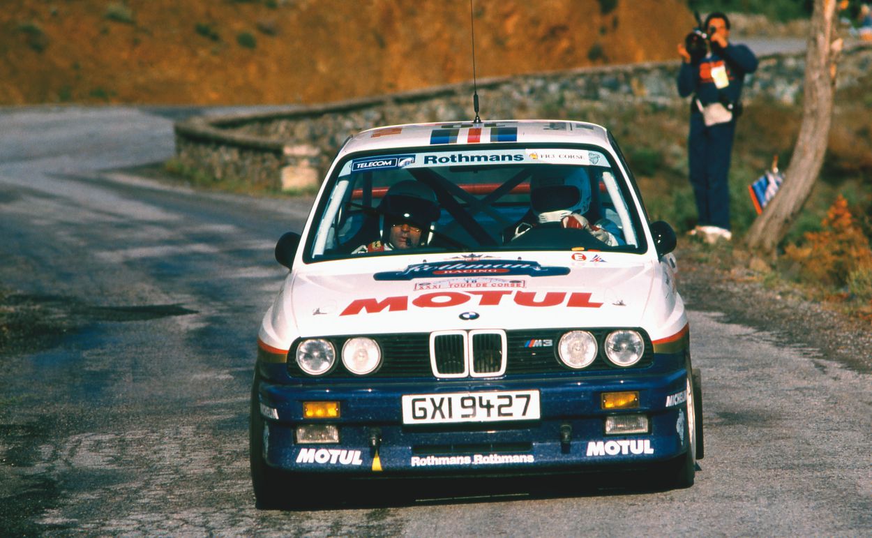 Video: BMW M3 E30 Rally - Pure Engine Sound - DRIVR